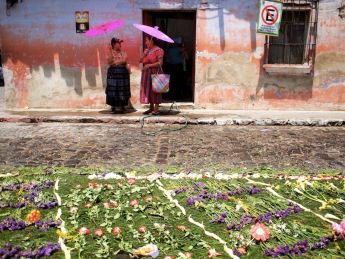 Semana Santa (Holy Week) in Antigua Guatemala: Alfombras – Lunaguava
